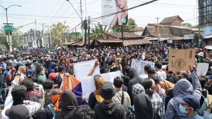 Gejayan Memanggil | Arus Lalu Lintas dari Jalan Solo Menuju Jalan ...