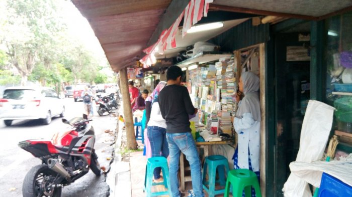 Eksistensi Toko Buku Terban di Tengah Banyaknya Toko Buku Modern ...