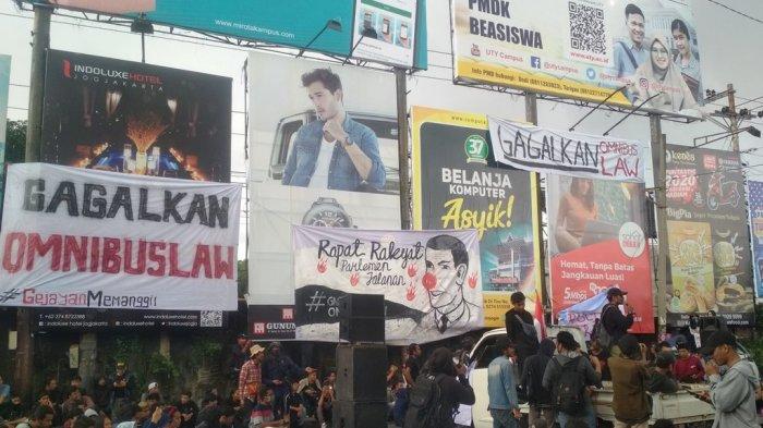 Tolak Omnibus Law, Aliansi Mahasiswa Gelar Aksi Gejayan Memanggil ... Tolak Omnibus Law, Aliansi Mahasiswa Gelar Aksi Gejayan Memanggil ...