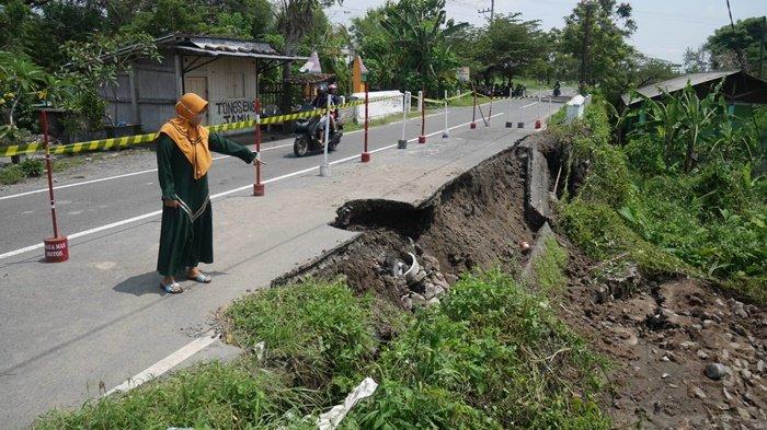 Talut Jalan Gayamprit-Kebonarum di Klaten Selatan Ambrol Sepanjang 25 ...