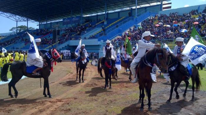 Launching Tim Arema Dimeriahkan Santri Berkuda - Tribunjogja.com