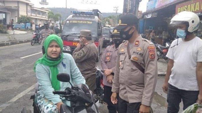 VIDEO VIRAL : Ngaku Istri Jaksa, Wanita Ini Tak Terima saat Dirazia dan Malah Bentak Polisi ...