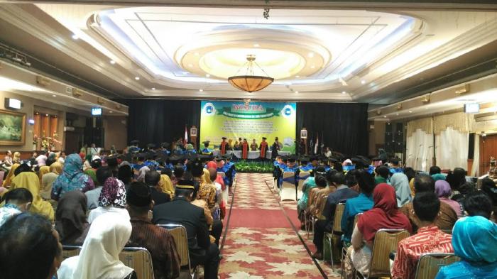 ATRO Citra Bangsa Yogyakarta Wisuda 104 Mahasiswa Ahli Madya ...