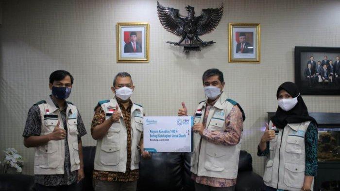 YBM PLN UIP JBT Salurkan Bantuan pada Warga Sekitar yang Membutuhkan - Tribunjogja.com