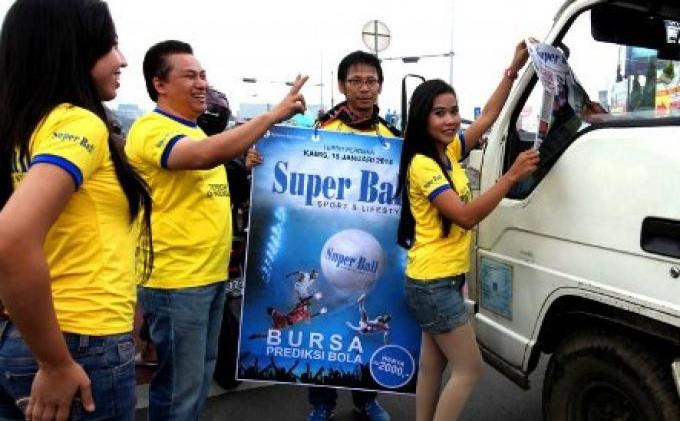 Lihatlah Aksi Para SPG Super Ball di Berbagai Daerah - Tribunjogja.com
