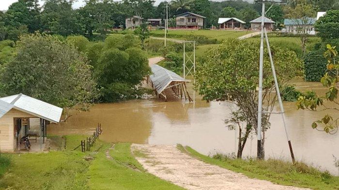 Gegara Banjir, Jenazah Bayi di Krayan Timur Nunukan Terpaksa Dibawa ...