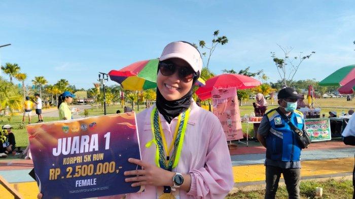 Hanna Juniar Kabid P3 Dinkes Juara 1 Lomba Lari 5 Kilometer, Khusus ASN ...