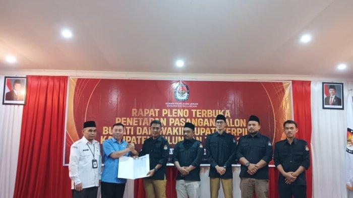 BREAKING NEWS KPU Tetapkan Syarwani-Kilat Jadi Bupati dan Wakil Bupati ... BREAKING NEWS KPU Tetapkan Syarwani-Kilat Jadi Bupati dan Wakil Bupati ...