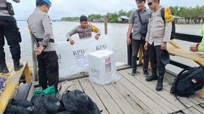KPU Tana Tidung Rampungkan Distribusi Logistik Pilkada Serentak 2024 di Semua Kecamatan di KTT ...