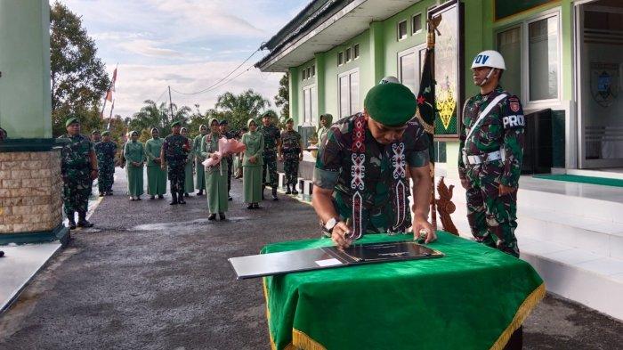 Tongkat Danbrigif 24/Bulungan Cakti Berganti, Letkol Inf Toni Sri ...