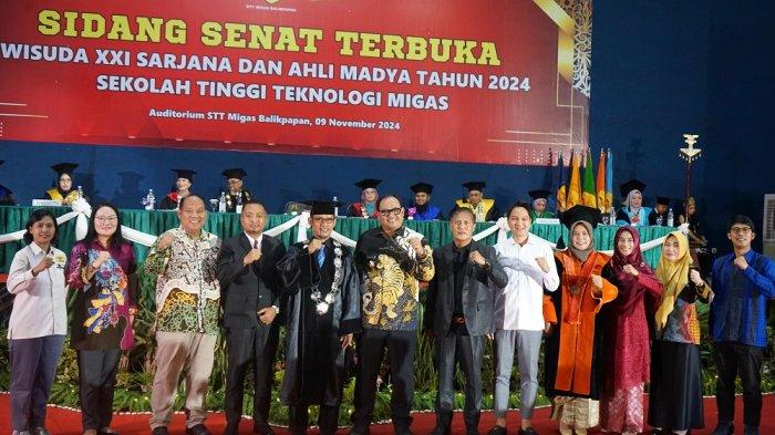 Pj Bupati PPU Hadiri Wisuda Sekaligus Tandatangani MoU Kerja Sama ...