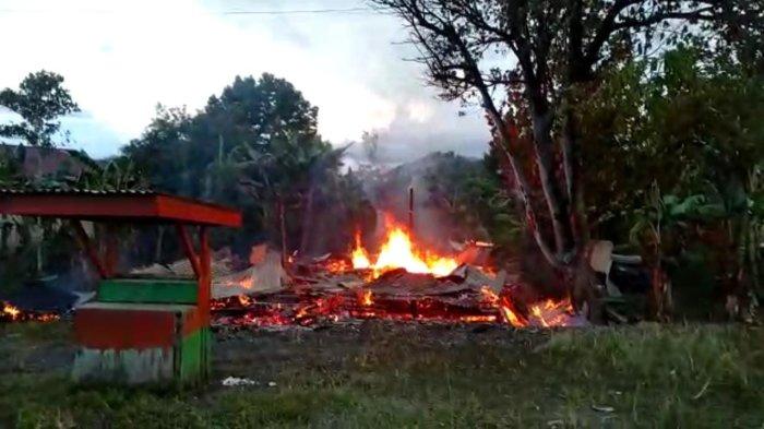 Kebakaran di Jalan Poros Batu Lidung Malinau Hari Ini, Satu Unit Rumah Warga Ludes Dilalap Api ...