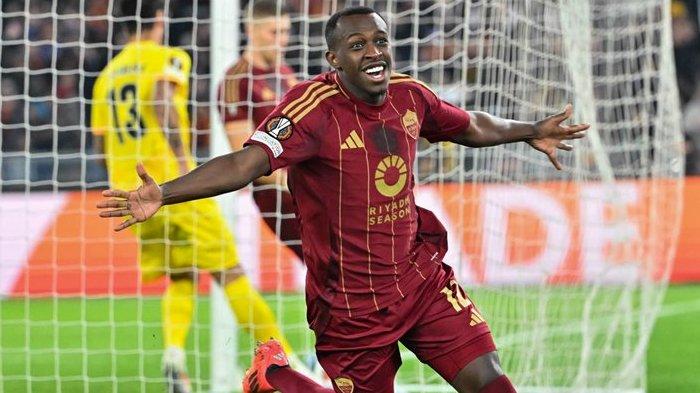 Profil Saud Abdulhamid, Wingback Arab Saudi Milik AS Roma Ukir Rekor ...