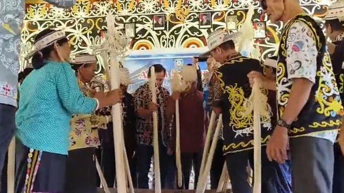 Mengenal Tradisi Rame Mo'o Ajo, Pesta Panen Desa Wisata Setulang ...