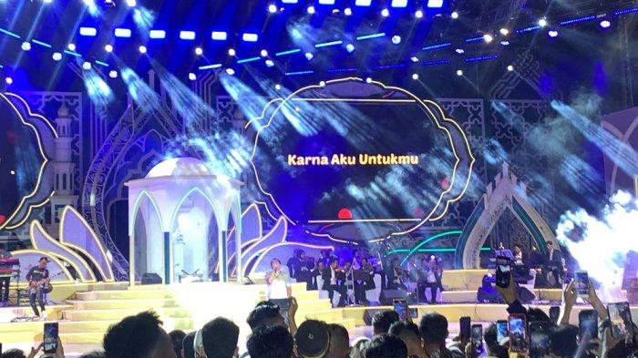 Jokowi Ikut Nyanyi Lagu 'Aku Bukan Bang Toyib', Presiden Puji ...