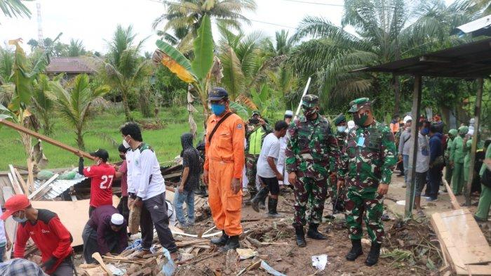 Korem 092 Maharajalila Jadikan 2 Rumah Terkena Bencana Tanah Longsor di ...