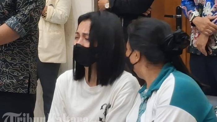 Momen Istri Daniel Costa Menangis, Konten Kreator Sering Bersedekah ...