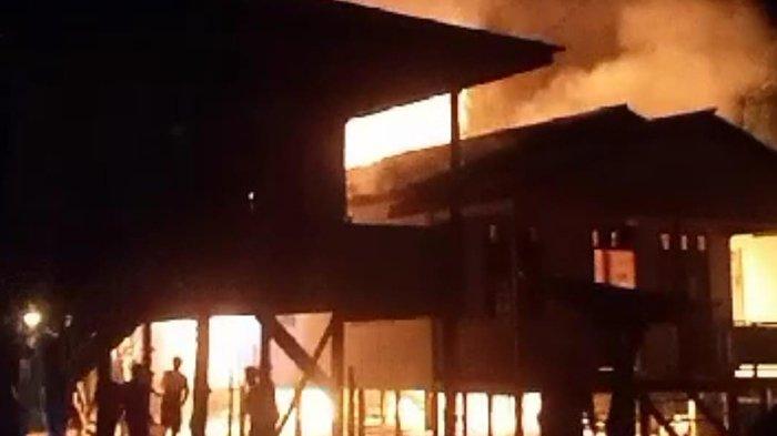 Kebakaran di Malinau Utara, Satu Rumah Warga Sembuak Warod Hangus Terbakar - Tribunkaltara.com