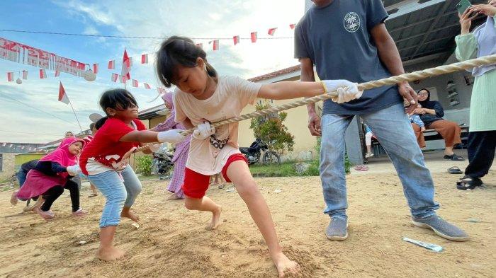 Keseruan Lomba Tarik Tambang Anak-anak di Kota Tarakan, Tak Dapat Juara Menangis - Tribunkaltara.com
