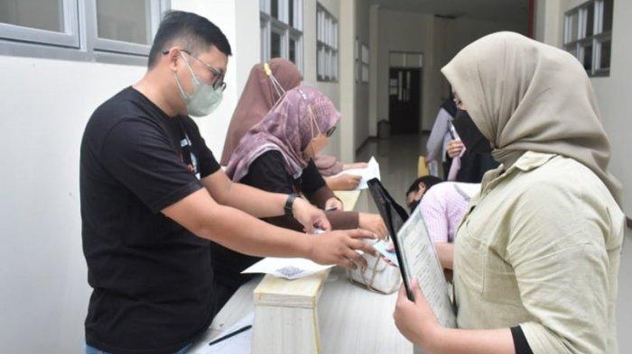 Ratusan Calon Mahasiswa UBT Ikuti Seleksi UTBK, Gelombang Pertama SNBT ...
