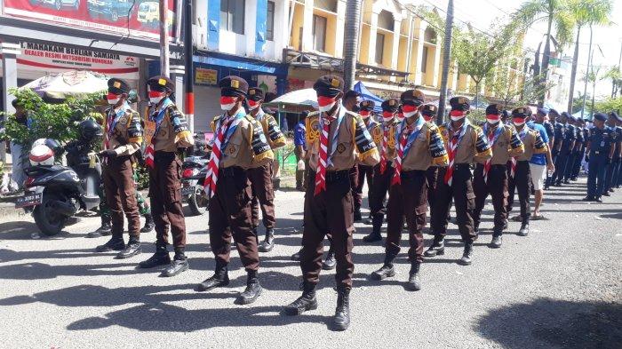 Tutup Mata Pakai Kain Hitam, Peserta Gerak Jalan Pramuka Sebatik Tengah ...