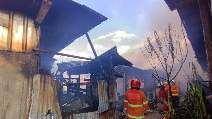 1,5 Jam Si Jago Merah Lahap 5 Rumah Warga Gunung Lingkas, Damkar ...