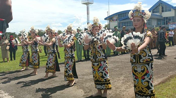 Dari Hobi Jadi Profesi, Perjalanan Pilius, Pegiat Seni Tradisional asal ...