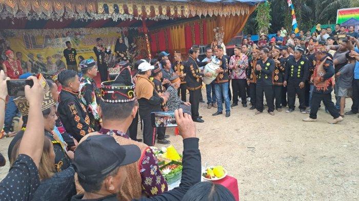 Mengenal Budaya Dayak Tenggalan, Miliki Hukum Adat dan Syara sejak ...