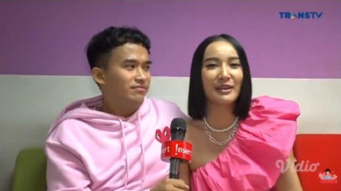 Pernah Dekat Ivan Gunawan, Bella Aprillia Kini Mesra Bersama Anwar ...