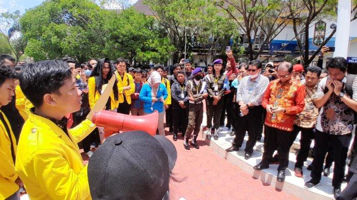 Mahasiswa UPR Tiap Semester Bayar UKT Belum Dapat Almamater Kampus dan ...