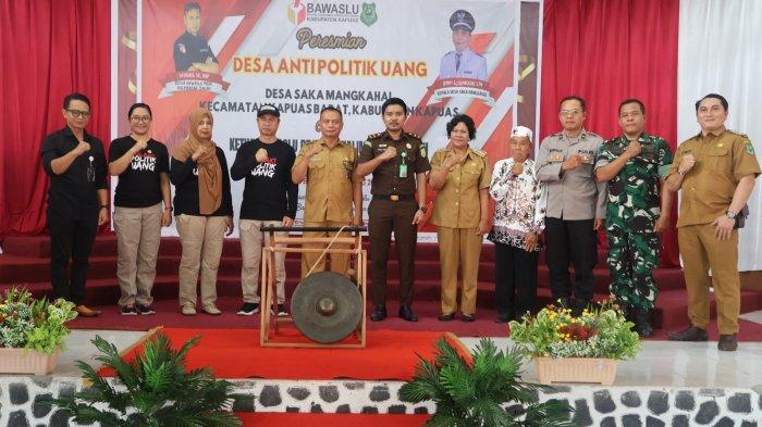 Bawaslu Kalteng Resmikan Desa Anti Politik Uang di Desa Saka Mangkahai ...