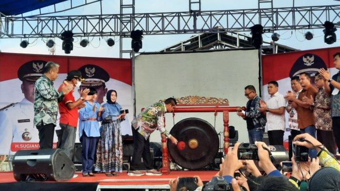 Buka Kobar Expo 2022, Pj Bupati Kobar Anang Dirjo Berharap Bisa ... Buka Kobar Expo 2022, Pj Bupati Kobar Anang Dirjo Berharap Bisa ...