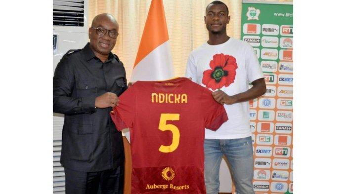 Evan Ndicka Terengah-engah Ikuti Setelan Mourinho di AS Roma, Duet ...