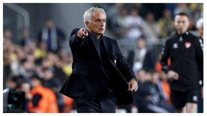 Skor 1-1 Hasil Akhir Eyupspor vs Fenerbahce: Jose Mourinho Tertahan ... Skor 1-1 Hasil Akhir Eyupspor vs Fenerbahce: Jose Mourinho Tertahan ...