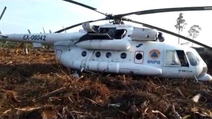 Kehabisan Avtur, Helikopter BNPB Water Bombing Palembang-Banjarmasin Mendarat Darurat di Kobar ...