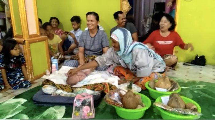 Tujuan Ritual Palas Bidan, Cara Membersihkan Tali Pusar Bayi Bagi ...