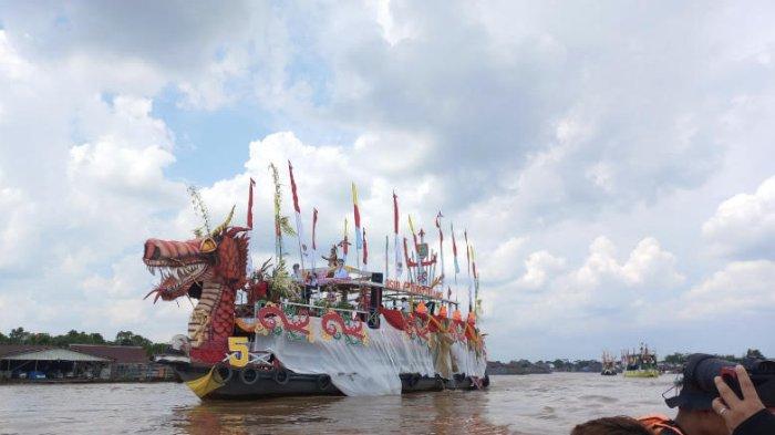 Kota Palangkaraya Juara 1 Lomba Perahu Hias pada FBIM 2023, Mura Juara 2 dan Batara Juara 3 ...