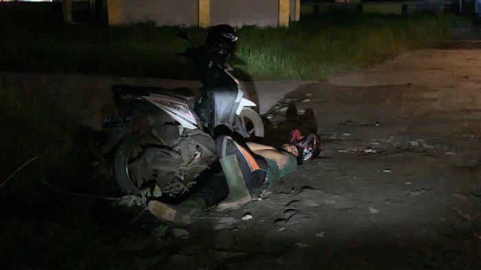 Seorang Dewa Mabuk Terkapar Tak Sadarkan Diri di Belakang Pasar Datah Manuah Palangkaraya ...