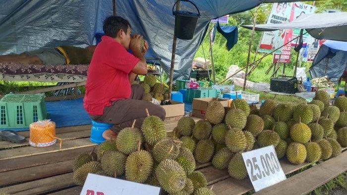 Cara Memilih Buah Durian Manis dan Enak Menurut Sumarji Penjual Durian ...