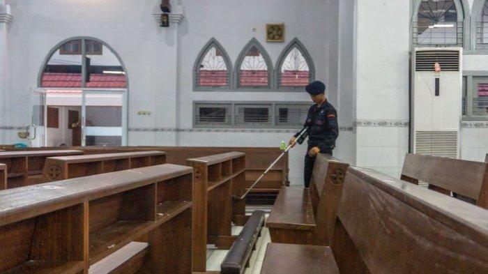 Pengamanan Natal di Palangkaraya, Gereja Disterilisasi Pintu Masuk Dipasangi Metal Detektor ...