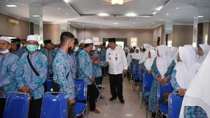 Pj Bupati Lepas Secara Simbolis 162 Calon Jemaah Haji Kobar ...