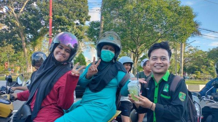 Berbagi di Bulan Ramadhan, Himpunan Mahasiswa se Kalteng Bagi-bagi Takjil Jelang Waktu Berbuka ...