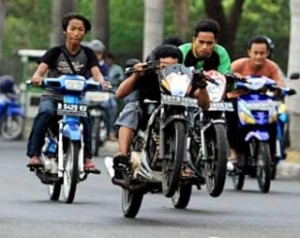 Memprihatinkan Banyak Pelajar Naik Motor Ngebut - Tribunkalteng.com