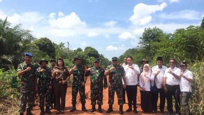 Tingkakan Kesejahteraan Masyarakat, Bupati Kotim Hadiri TMMD Reguler ke-120 Kodim 1015/Sampit ...