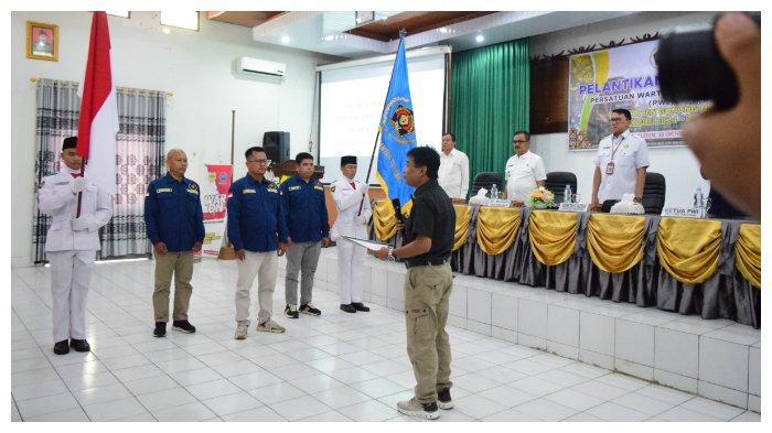 Arham Said-Sepanya Dilantik Ketua dan Sekretaris PWI Gunung Mas, Ini ...