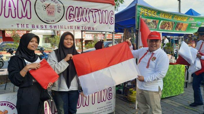 Gerakan 10 Juta Bendera Merah Putih, Pemkab Kobar Bagikan Gratis ke Masyarakat - Tribunkalteng.com