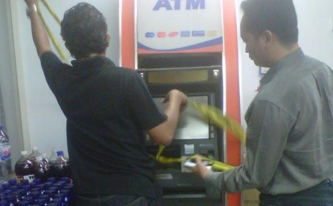 ATM BRI Dibobol Hanya dalam 10 Menit, 5 Pelaku Bawa Senjata Tajam ...