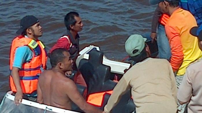 Tim SAR Belum Temukan 2 Korban Speedboat yang Hilang - Tribunkalteng.com Tim SAR Belum Temukan 2 Korban Speedboat yang Hilang - Tribunkalteng.com