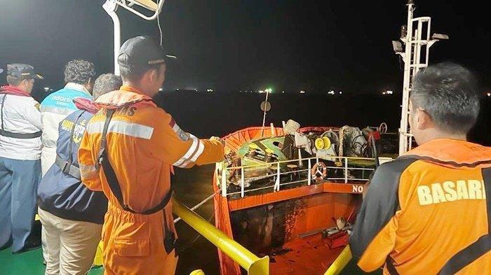 12 Kru Kapal Tanker SPOB Ratu Yamani Lolos dari Amukan Api, Kebakaran ...