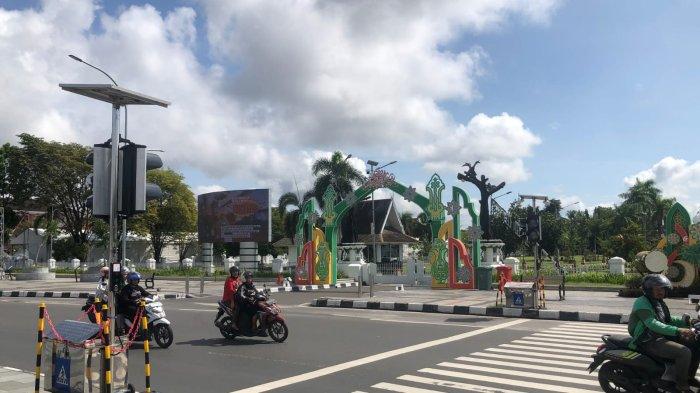 Traffic Light di Bundaran Besar Palangkaraya Kalteng Macet , Warga ...